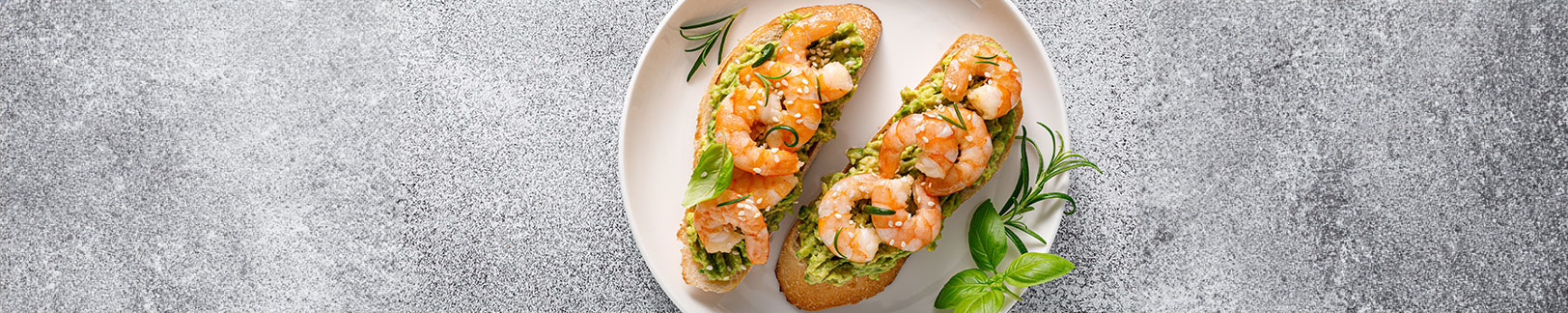 Toast cu avocado și creveți. Vezi reteta - Freshful.ro - Freshful.ro