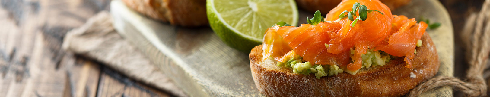 Toast cu avocado și somon. Vezi reteta - Freshful.ro - Freshful.ro